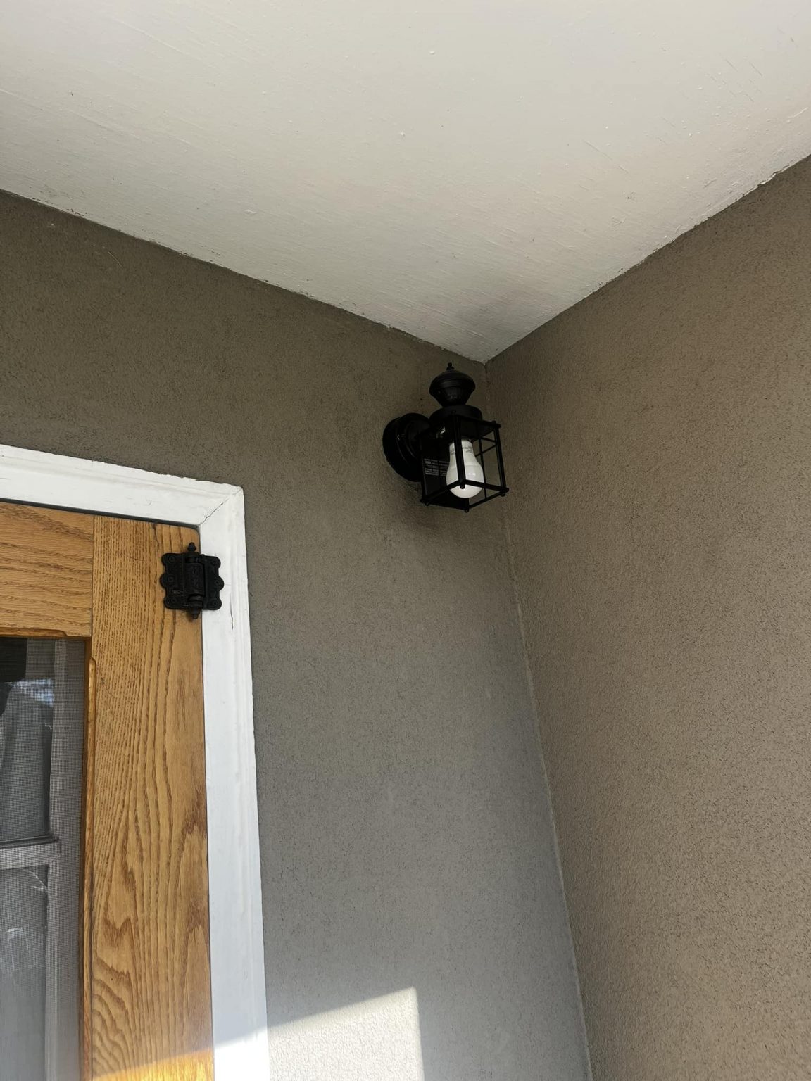 front door motion sensor light replace - Passion Handyman